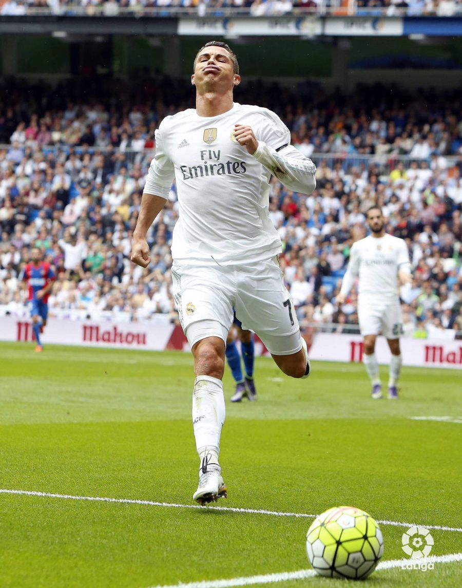 Las mejores imágenes del Real Madrid CF - Levante UD | LaLiga