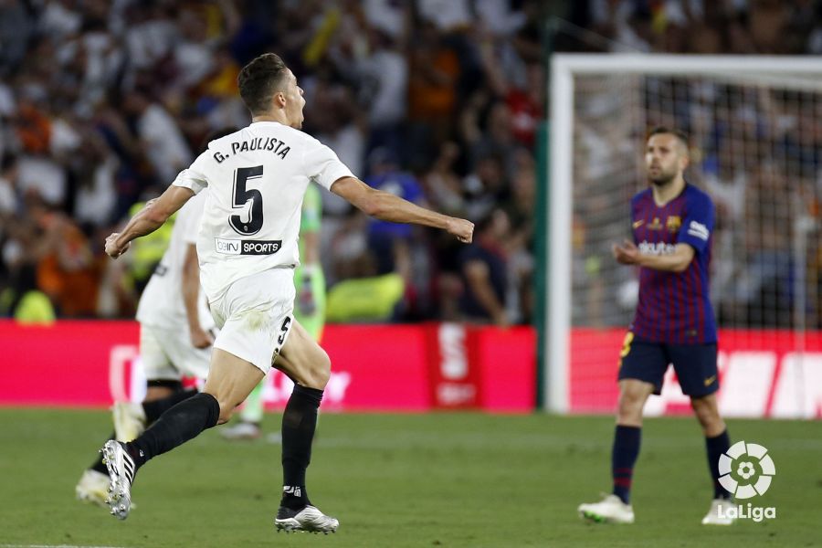 Valencia celebrate Cup win | LaLiga