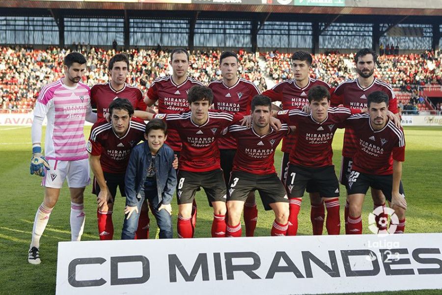 Disfruta de las mejores fotos del CD Mirandés - Girona FC | LALIGA