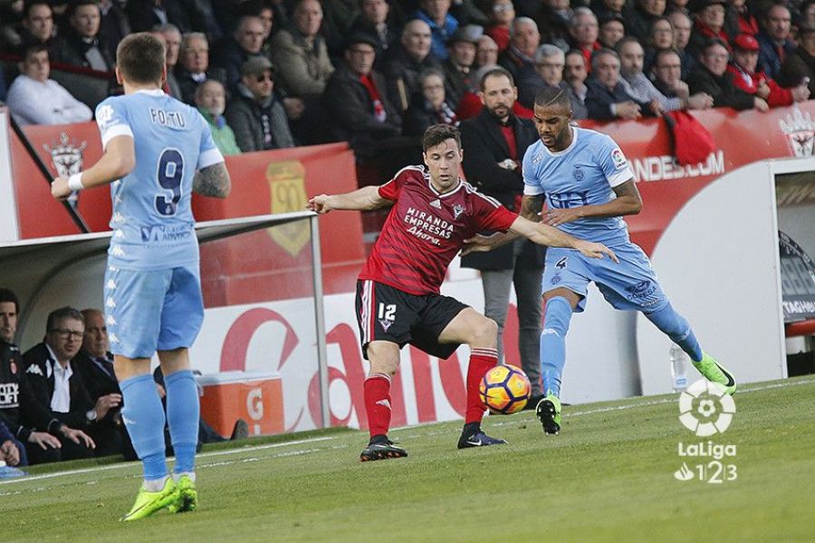 Disfruta de las mejores fotos del CD Mirandés - Girona FC | LALIGA