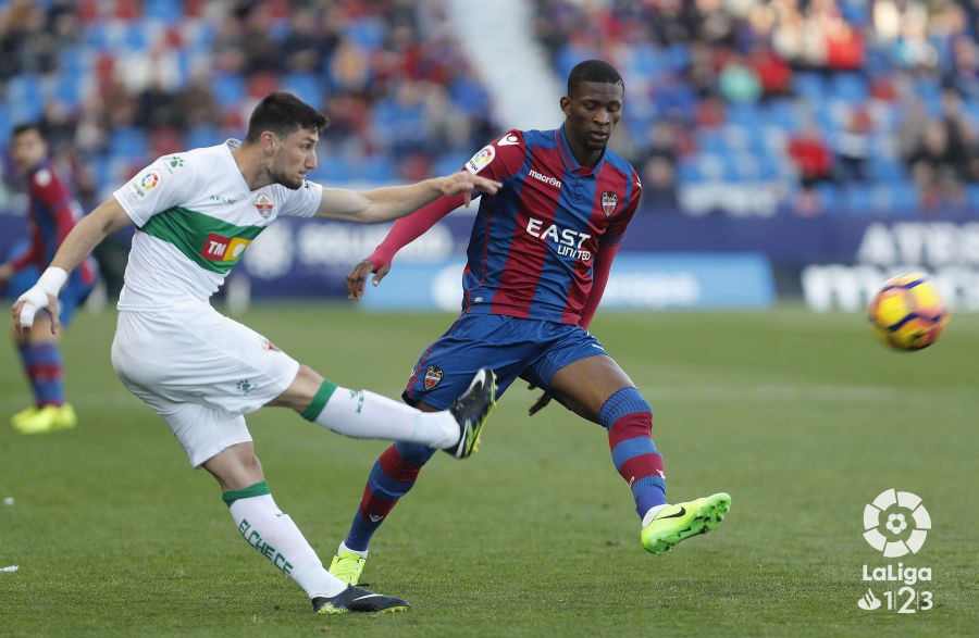Todas las imágenes del Levante - Elche | LaLiga