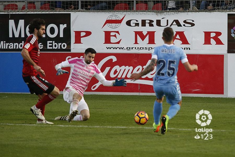 Disfruta de las mejores fotos del CD Mirandés - Girona FC | LALIGA