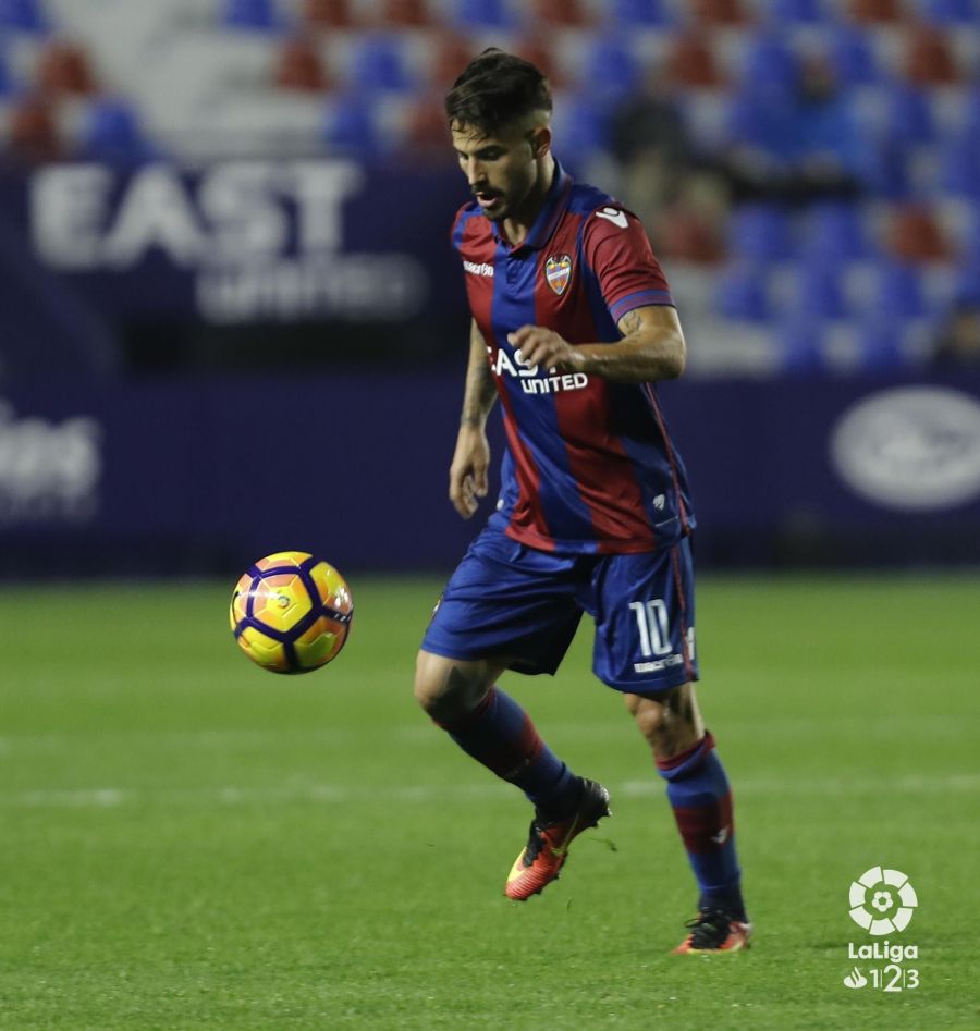 Las mejores imágenes del Levante UD - Rayo Vallecano | LALIGA