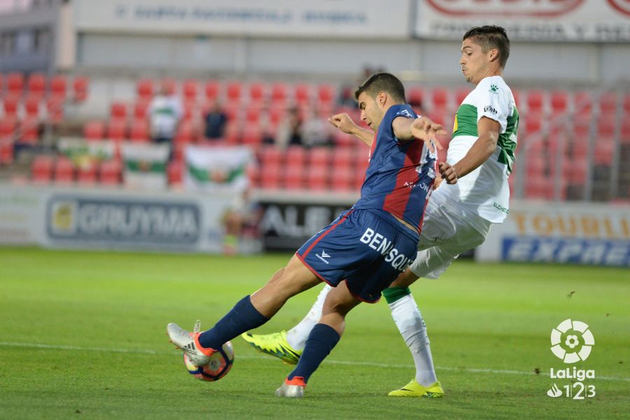 Las imágenes más destacadas del SD Huesca - Elche CF | LALIGA