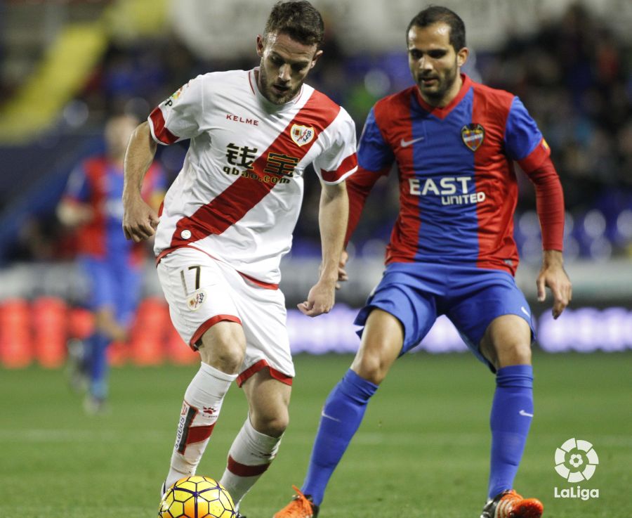 Las imágenes del Levante UD - Rayo Vallecano | LALIGA