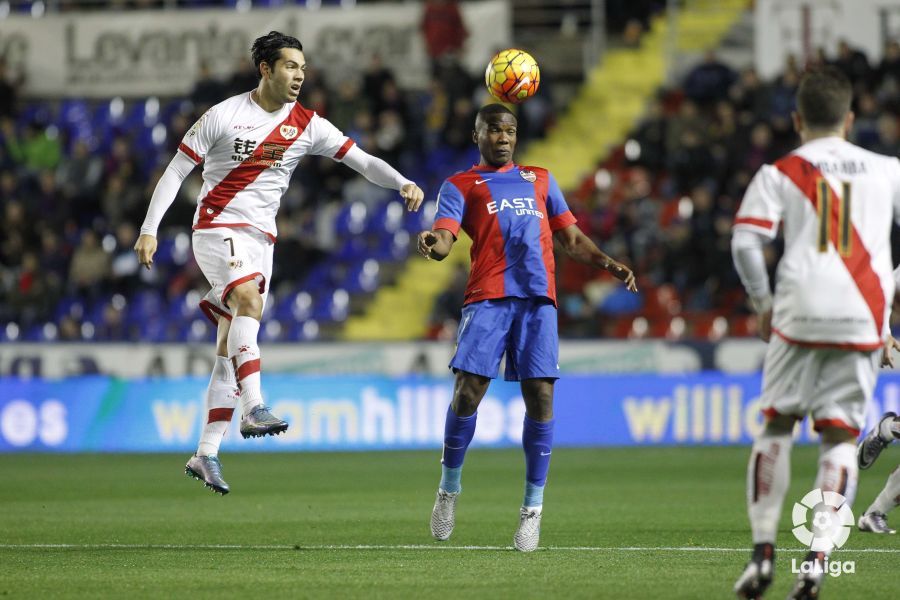 Las imágenes del Levante UD - Rayo Vallecano | LALIGA
