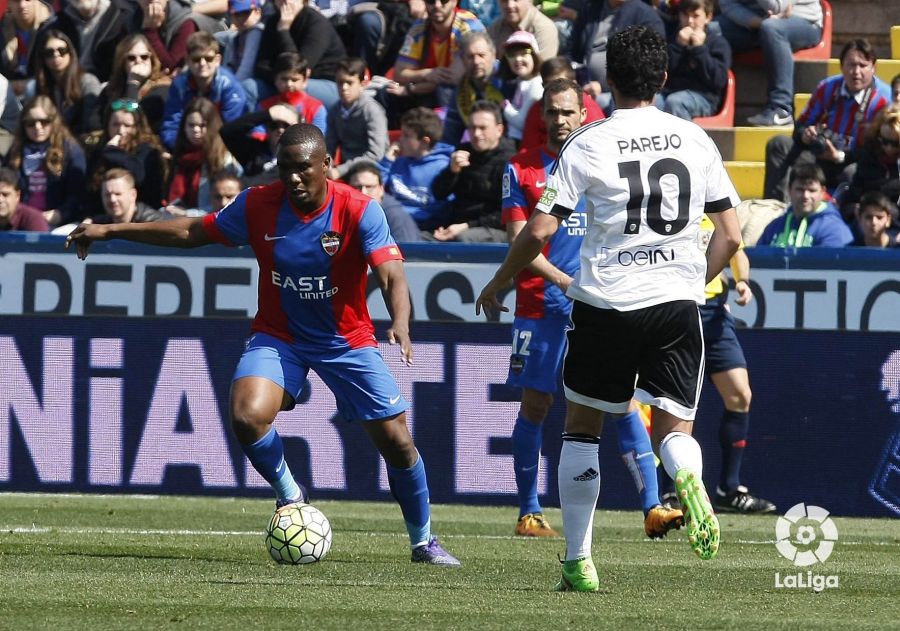 Las mejores fotos del Levante UD - Valencia CF | LALIGA