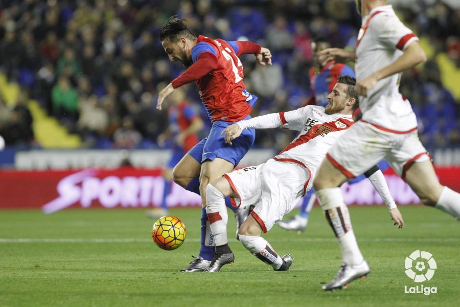 Las imágenes del Levante UD - Rayo Vallecano | LALIGA