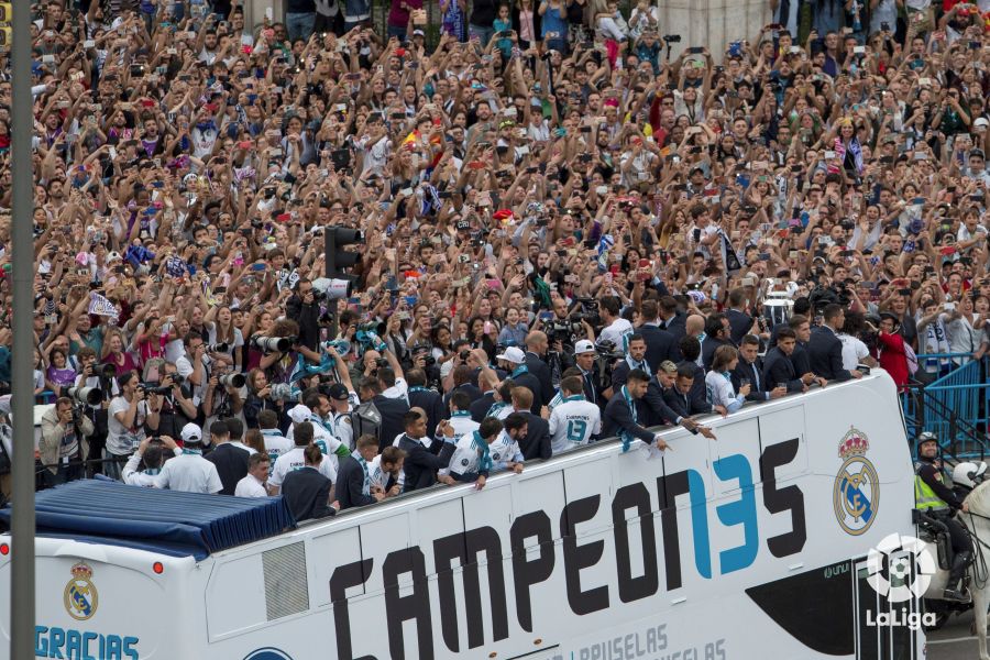 In pictures: Real Madrid's victory parade and celebrations | LaLiga