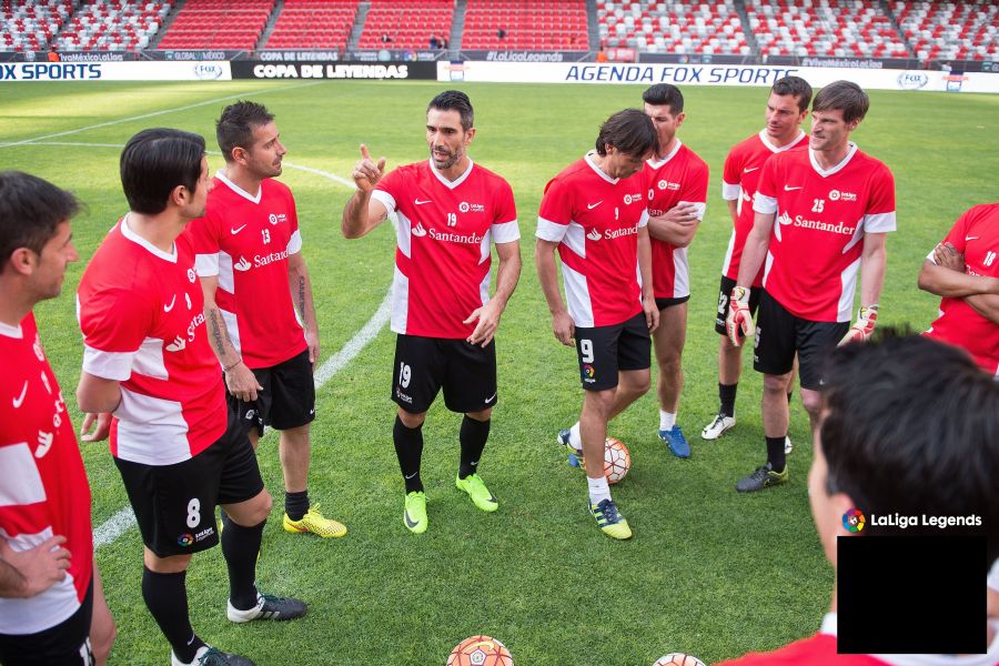 El equipo de LaLiga Legends levanta pasiones en México | LaLiga