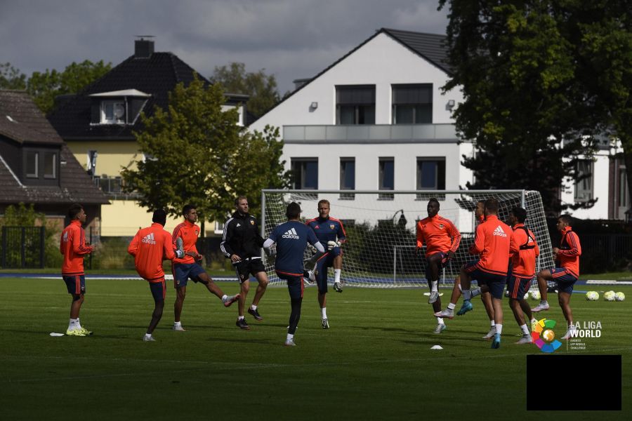 Fotogalería: Así fue el primer entrenamiento del Valencia en Alemania ...