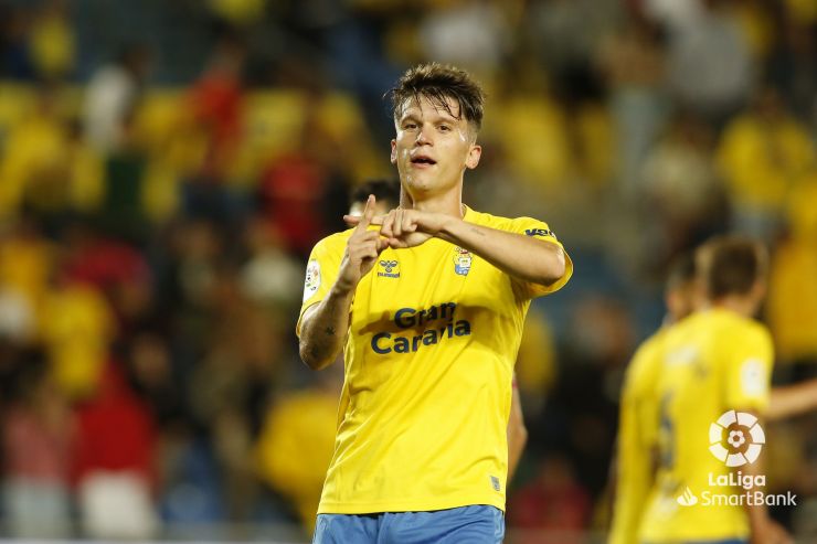 Marc Cardona lidera el triunfo de la UD Las Palmas | LaLiga Marc Cardona lidera el triunfo de la UD Las Palmas | LaLiga