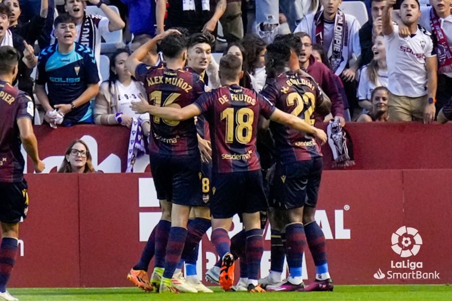 El Levante golpea primero en el play-off de ascenso | LaLiga