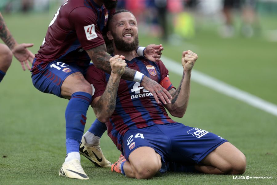 David Timor, el capitán del Eldense capaz de hacer los mejores goles de ...