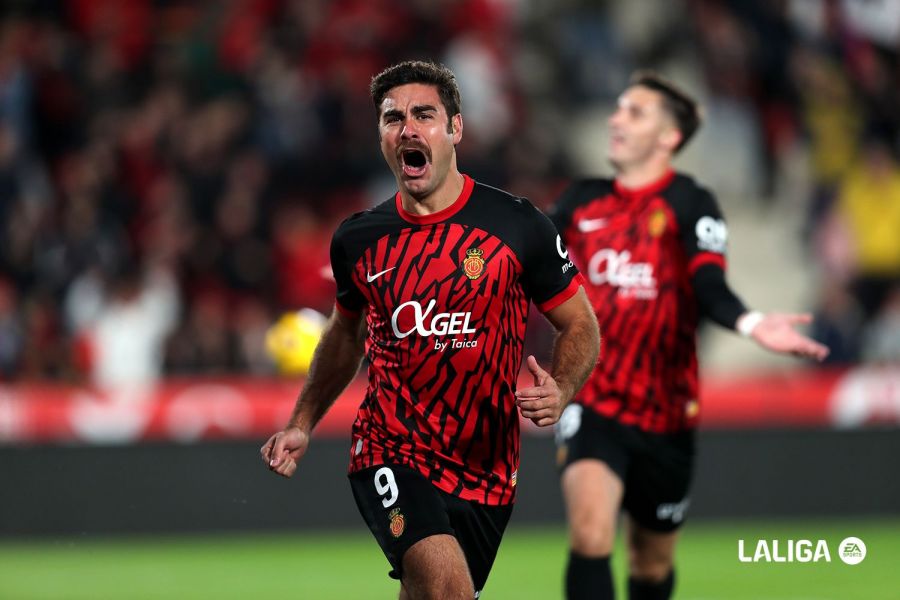 Larin y Abdón Prats hacen de 'Muriqi' ante el Valencia | LALIGA