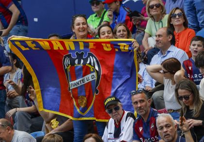 Evolución y simbología del escudo del Levante UD | LALIGA